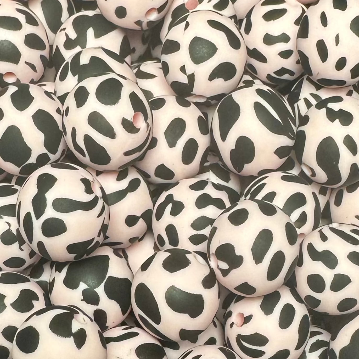 15mm Cream Cow Print Silicone Bead SB-070 – East Tennessee Bead Supply Company